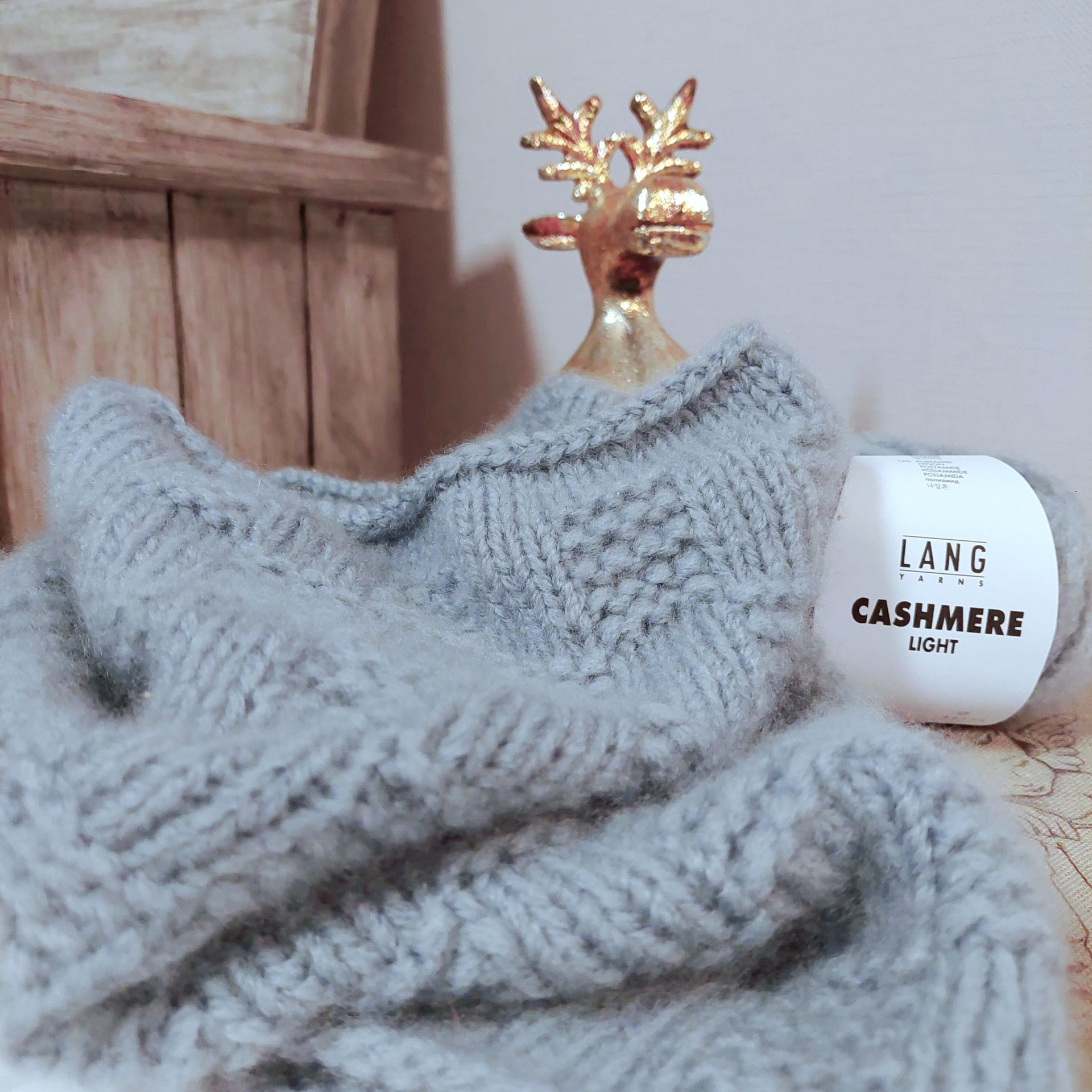 CASHMERE LIGHT LOOP - Ulrike Jödecke | SW10013